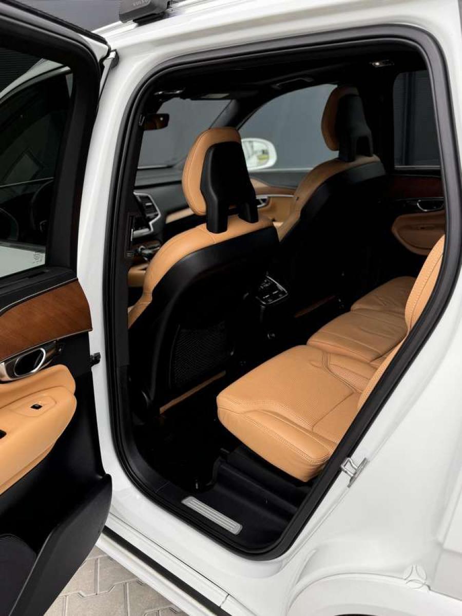 White Volvo XC90 2017 in Klaipeda, with an engine capacity of 1.97 L and mileage of 229 thousand km for 21700 €, photo 30 on AUTOMOTO.COM.LV