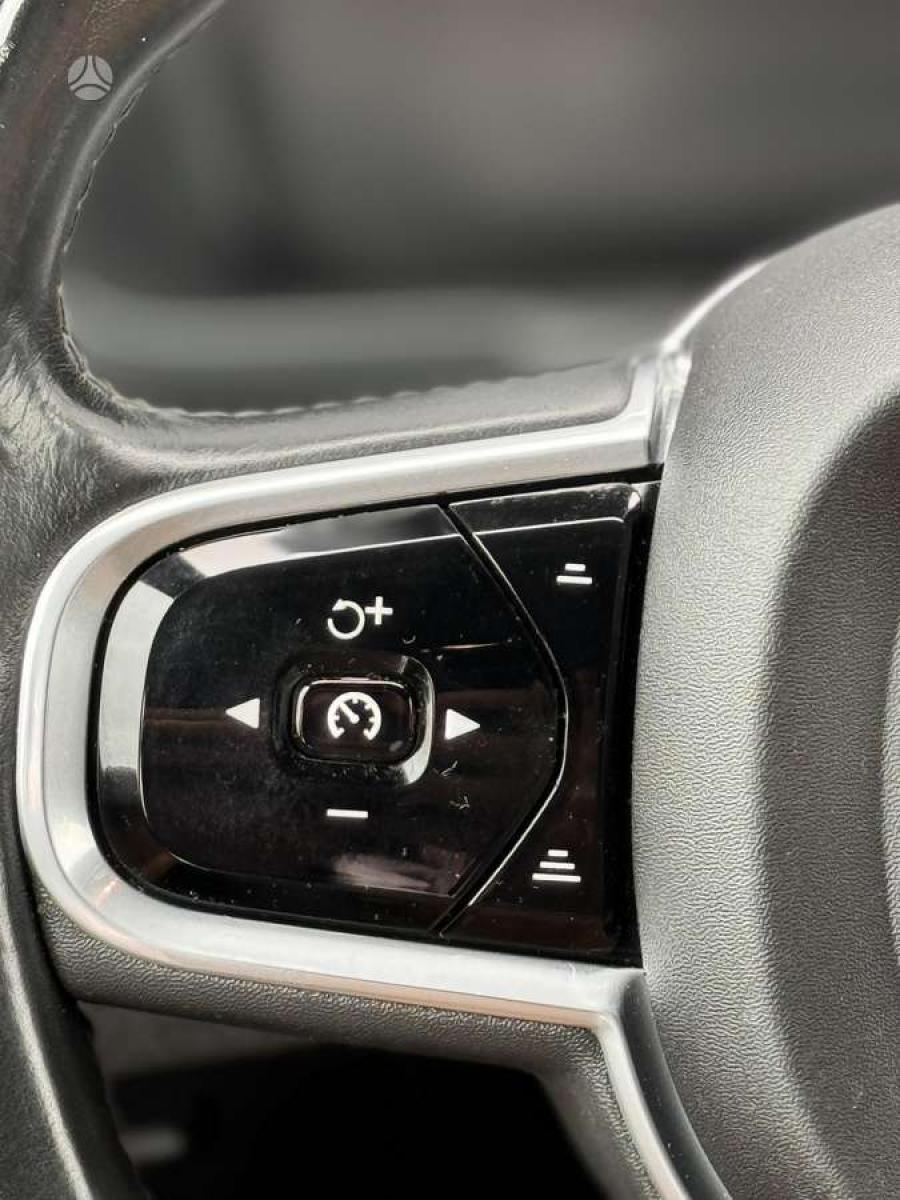 White Volvo XC90 2017 in Klaipeda, with an engine capacity of 1.97 L and mileage of 229 thousand km for 21700 €, photo 40 on AUTOMOTO.COM.LV