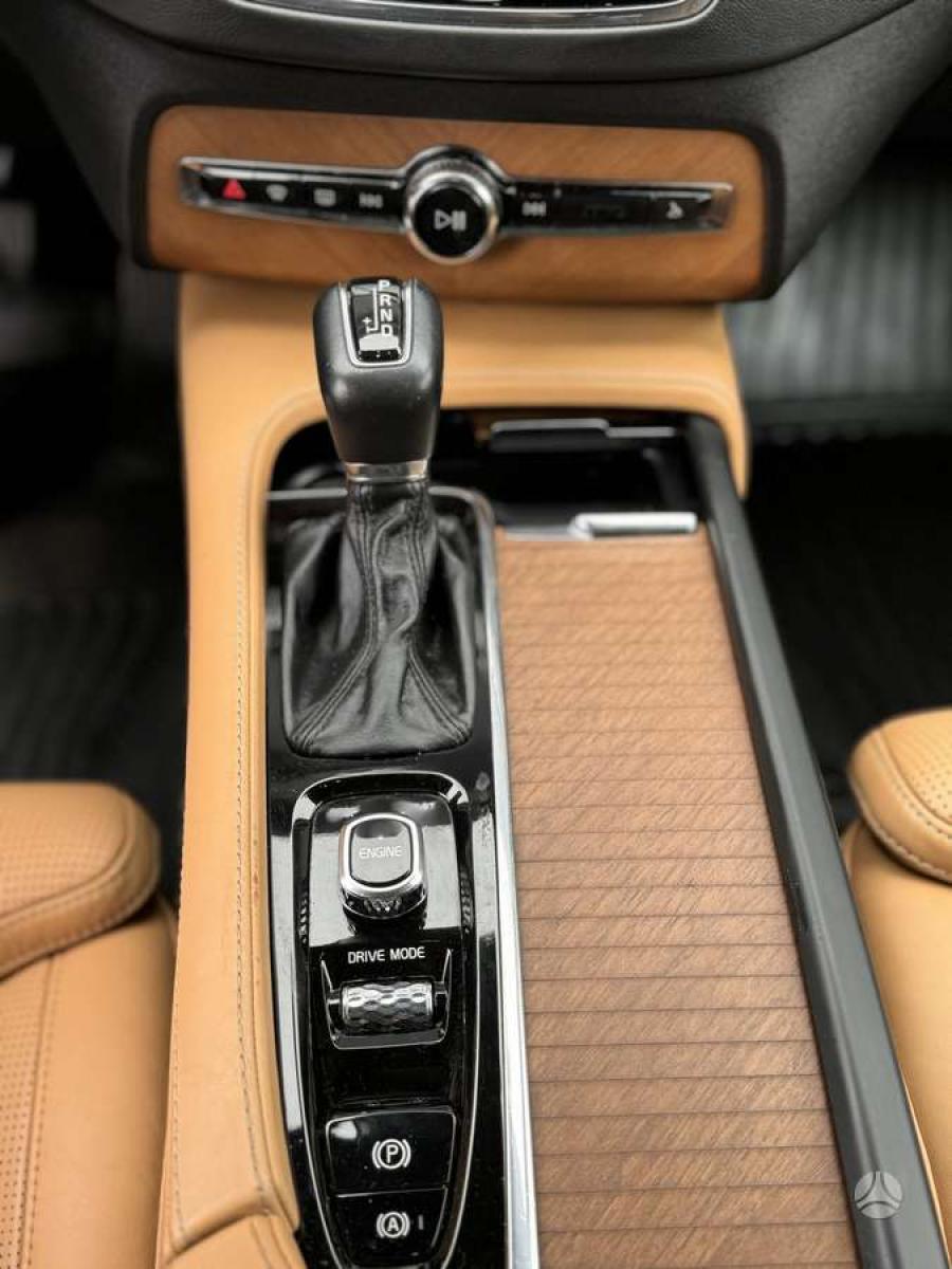 White Volvo XC90 2017 in Klaipeda, with an engine capacity of 1.97 L and mileage of 229 thousand km for 21700 €, photo 42 on AUTOMOTO.COM.LV