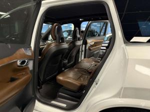 White Volvo XC90 2018 in Klaipeda, with an engine capacity of 2.00 L and mileage of 190 thousand km for 25800 €, photo 19 on AUTOMOTO.COM.LV