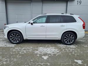 White Volvo XC90 2018 in Vilnius, with an engine capacity of 1.97 L and mileage of 110 thousand km for 25500 €, photo 4 on AUTOMOTO.COM.LV