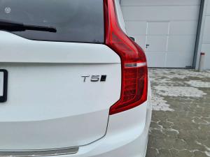 White Volvo XC90 2018 in Vilnius, with an engine capacity of 1.97 L and mileage of 110 thousand km for 25500 €, photo 7 on AUTOMOTO.COM.LV