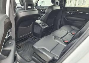 White Volvo XC90 2018 in Vilnius, with an engine capacity of 1.97 L and mileage of 110 thousand km for 25500 €, photo 18 on AUTOMOTO.COM.LV