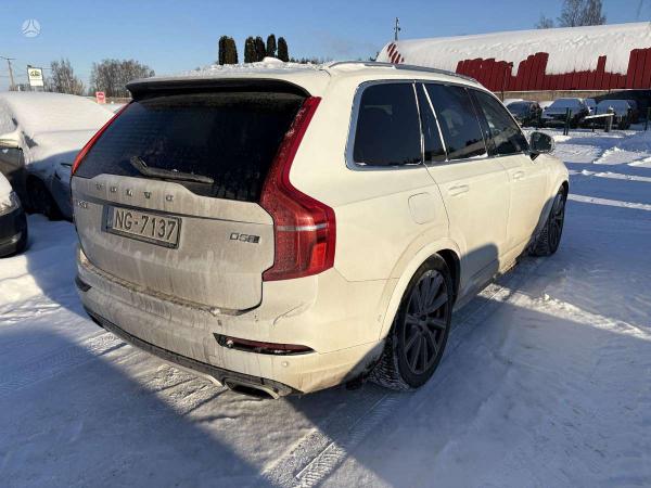 White Volvo XC90 2018 in Riga, with an engine capacity of 1.97 L and mileage of 150 thousand km for 23600 €, photo 3 on AUTOMOTO.COM.LV