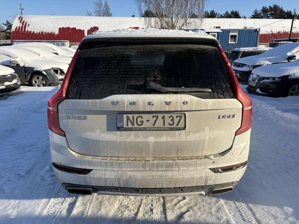 White Volvo XC90 2018 in Riga, with an engine capacity of 1.97 L and mileage of 150 thousand km for 23600 €, photo 5 on AUTOMOTO.COM.LV