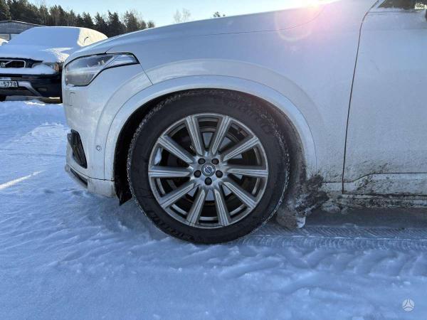 White Volvo XC90 2018 in Riga, with an engine capacity of 1.97 L and mileage of 150 thousand km for 23600 €, photo 9 on AUTOMOTO.COM.LV