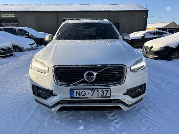 White Volvo XC90 2018 in Riga, with an engine capacity of 1.97 L and mileage of 150 thousand km for 23600 €, photo 10 on AUTOMOTO.COM.LV