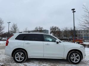 White Volvo XC90 2018 in Vilnius, with an engine capacity of 1.97 L and mileage of 145 thousand km for 23967 €, photo 5 on AUTOMOTO.COM.LV