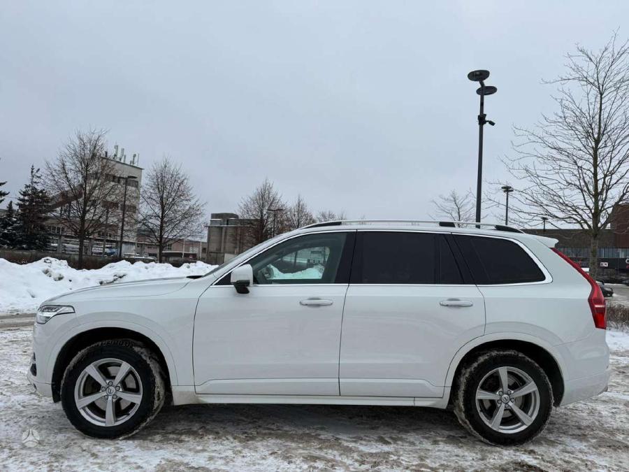 White Volvo XC90 2018 in Vilnius, with an engine capacity of 1.97 L and mileage of 145 thousand km for 23967 €, photo 6 on AUTOMOTO.COM.LV