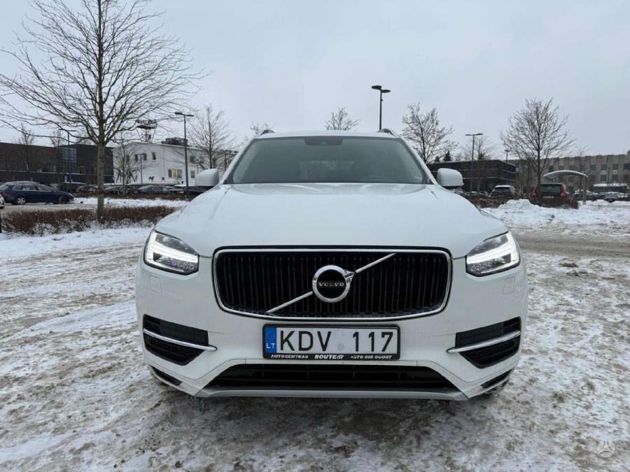 White Volvo XC90 2018 in Vilnius, with an engine capacity of 1.97 L and mileage of 145 thousand km for 23967 €, photo 7 on AUTOMOTO.COM.LV