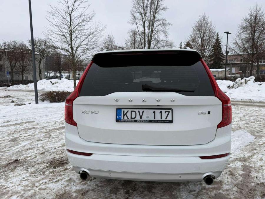 White Volvo XC90 2018 in Vilnius, with an engine capacity of 1.97 L and mileage of 145 thousand km for 23967 €, photo 8 on AUTOMOTO.COM.LV