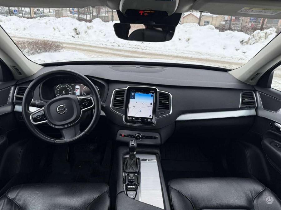 White Volvo XC90 2018 in Vilnius, with an engine capacity of 1.97 L and mileage of 145 thousand km for 23967 €, photo 17 on AUTOMOTO.COM.LV