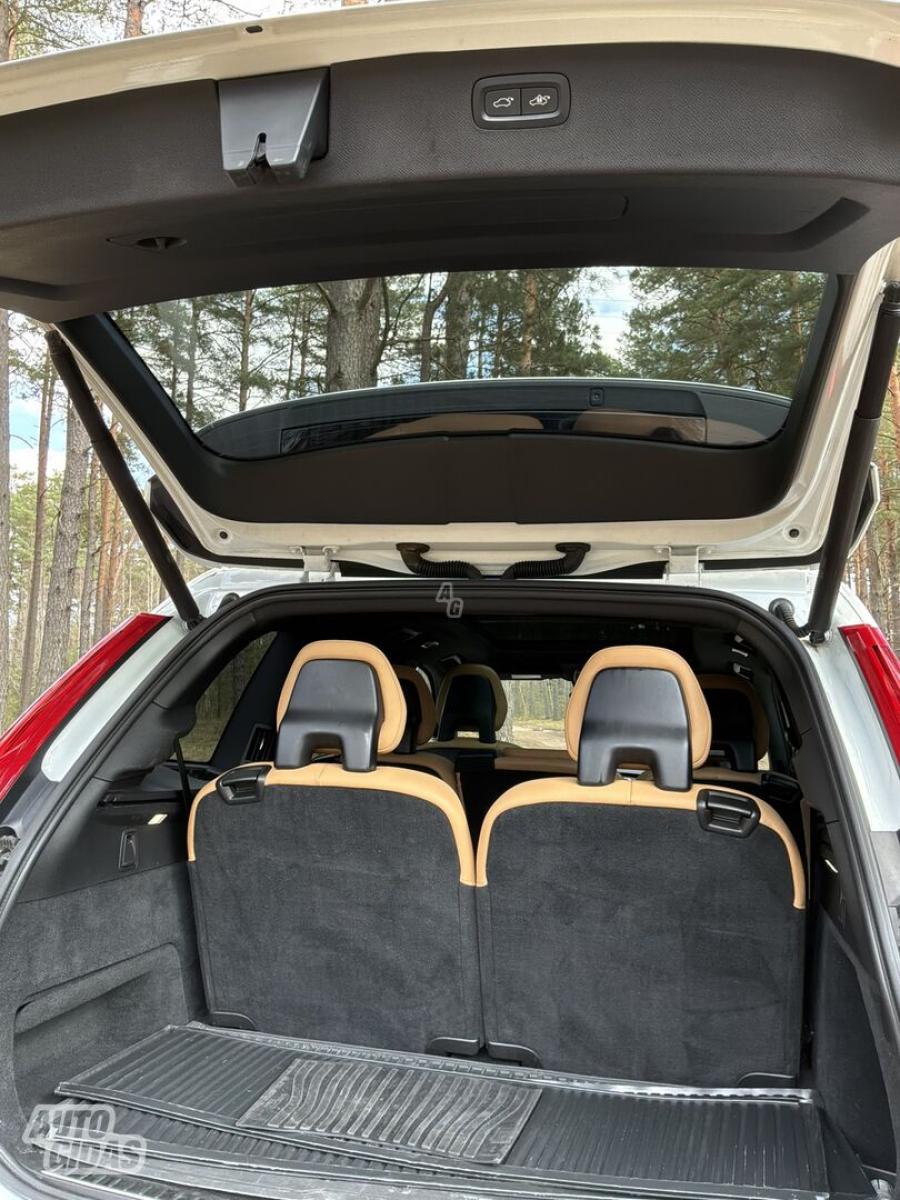 White Volvo XC90 2018 in Alytus, with an engine capacity of 2.00 L and mileage of 244 thousand km for 21200 €, photo 1 on AUTOMOTO.COM.LV