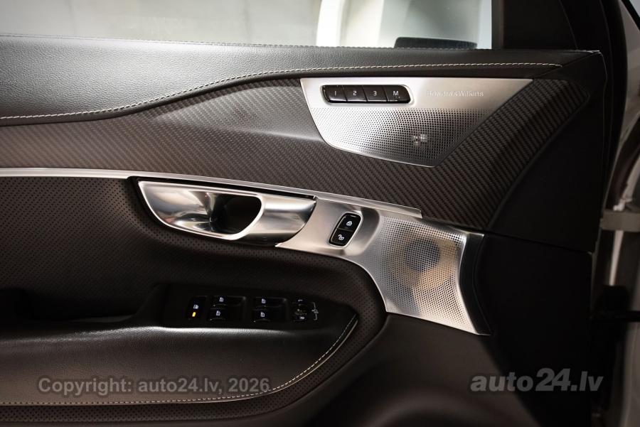 White Volvo XC90 2018 in Tallinn, with an engine capacity of 2.00 L and mileage of 160 thousand km for 27990 €, photo 23 on AUTOMOTO.COM.LV