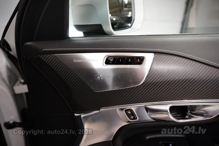 White Volvo XC90 2018 in Tallinn, with an engine capacity of 2.00 L and mileage of 160 thousand km for 27990 €, photo 24 on AUTOMOTO.COM.LV