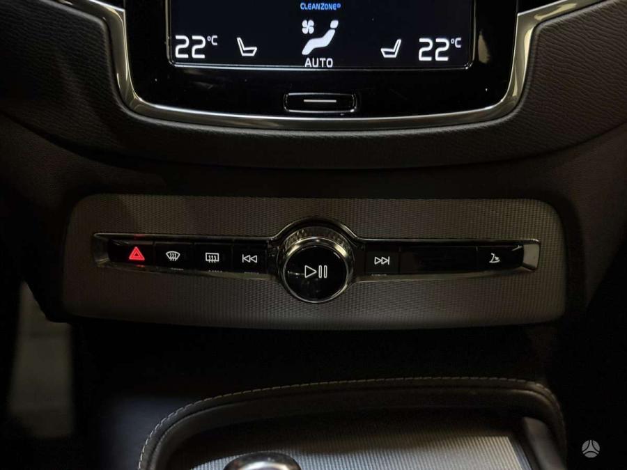 Balts Volvo XC90 2018 Viļņa, ar dzinēja tilpumu 1.97 L un nobraukumu 289 tūkst. km par 23990 €, foto 23 vietnē AUTOMOTO.COM.LV
