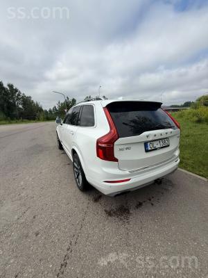 White Volvo XC90 2018 in Daugavpils, with an engine capacity of 2.00 L and mileage of 200 thousand km for 21900 €, photo 8 on AUTOMOTO.COM.LV