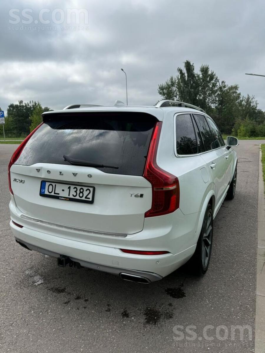White Volvo XC90 2018 in Daugavpils, with an engine capacity of 2.00 L and mileage of 200 thousand km for 21900 €, photo 10 on AUTOMOTO.COM.LV