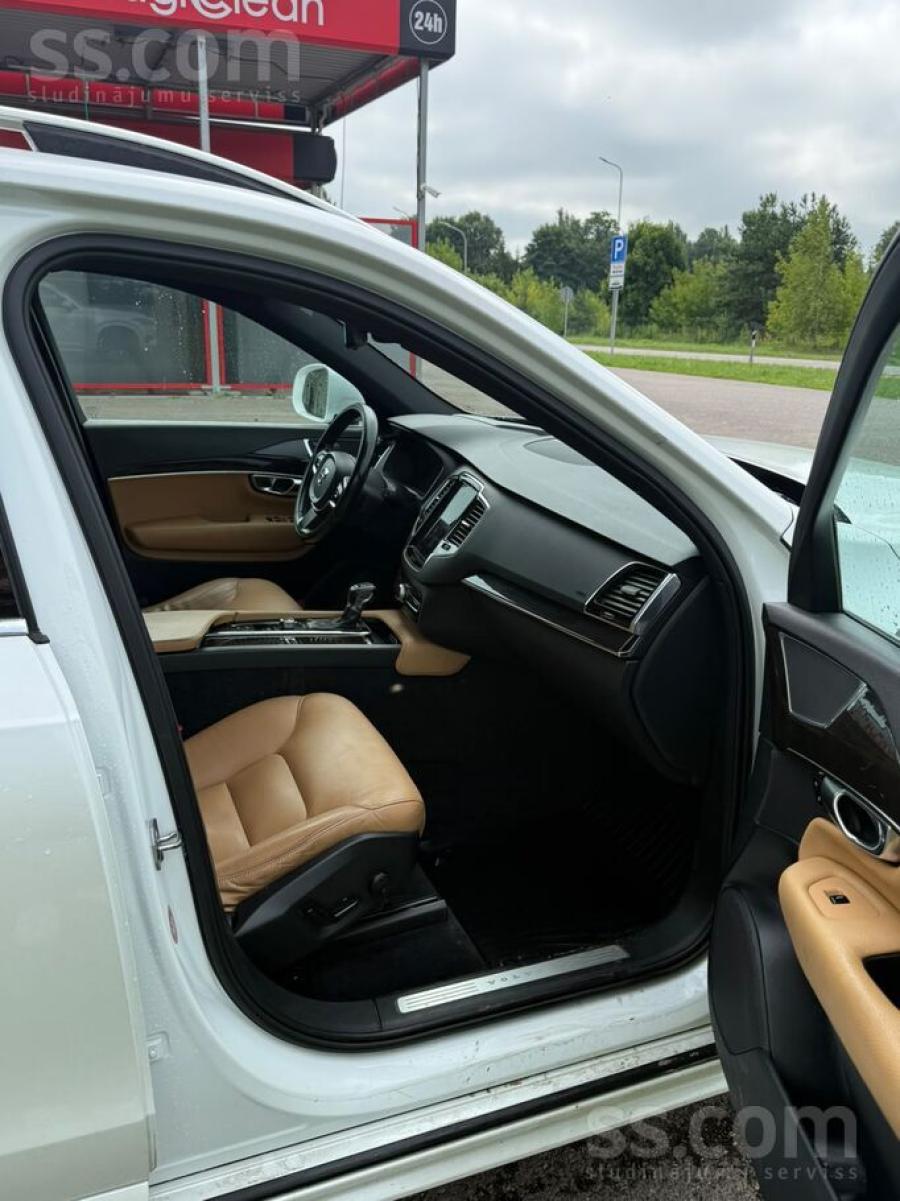 White Volvo XC90 2018 in Daugavpils, with an engine capacity of 2.00 L and mileage of 200 thousand km for 21900 €, photo 13 on AUTOMOTO.COM.LV