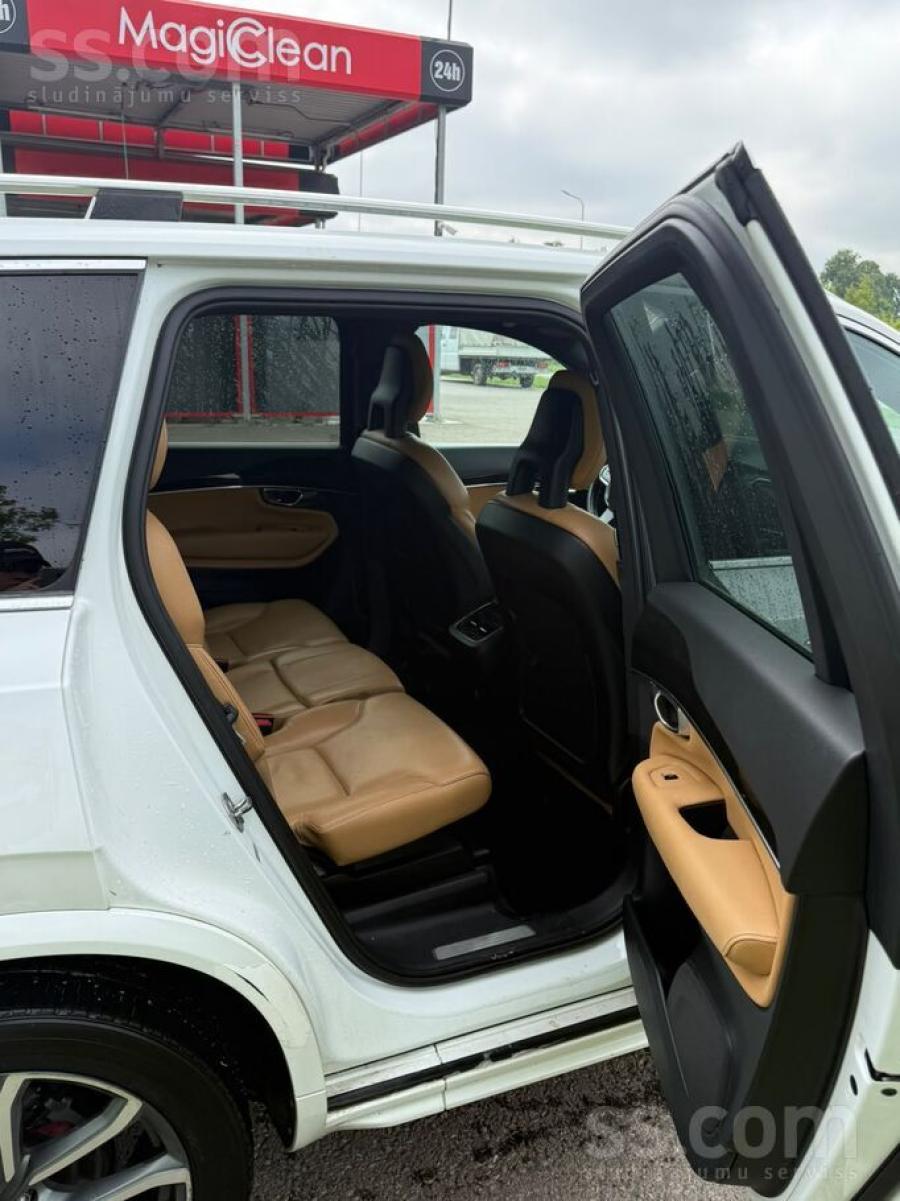 White Volvo XC90 2018 in Daugavpils, with an engine capacity of 2.00 L and mileage of 200 thousand km for 21900 €, photo 15 on AUTOMOTO.COM.LV