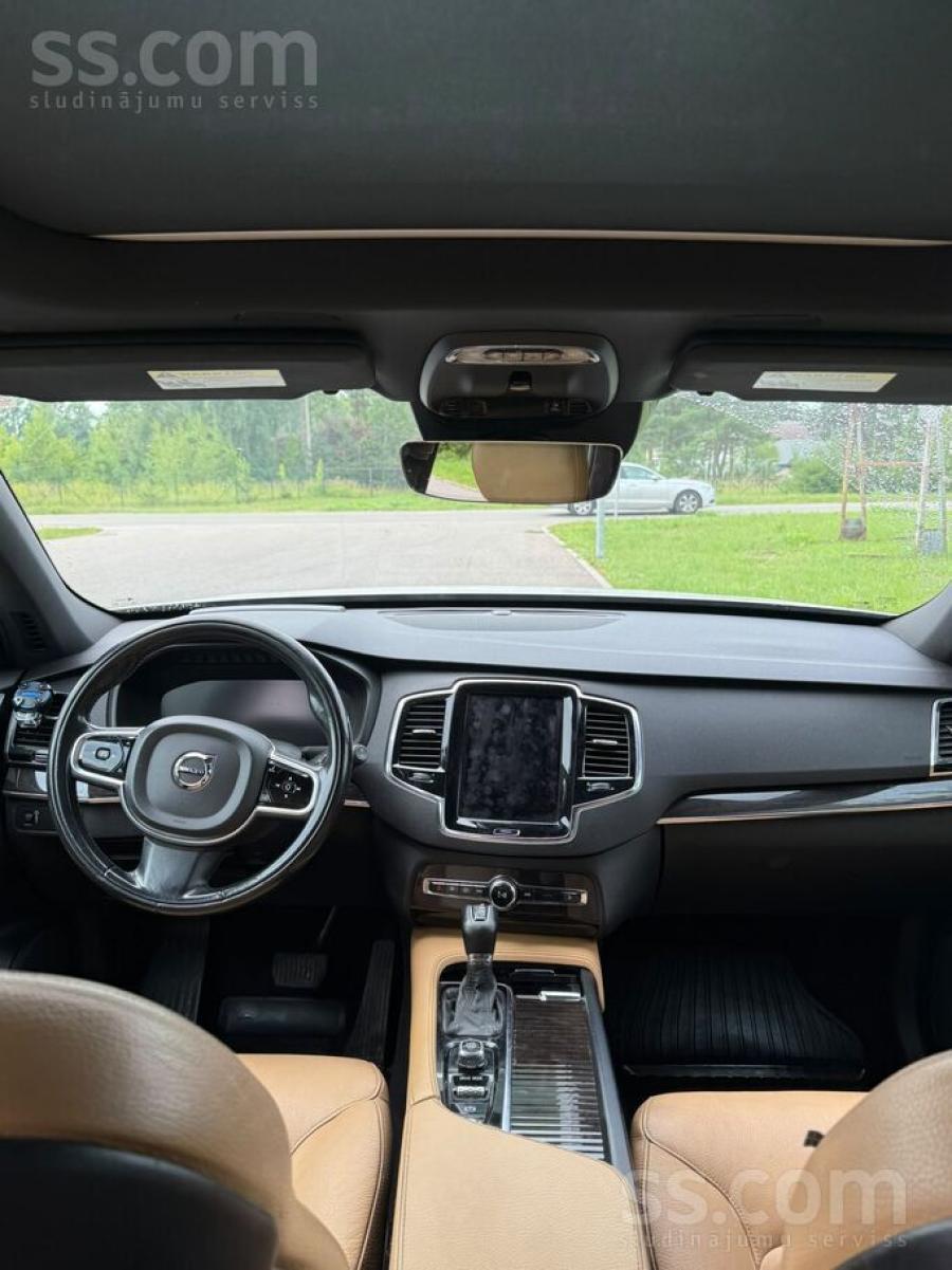 White Volvo XC90 2018 in Daugavpils, with an engine capacity of 2.00 L and mileage of 200 thousand km for 21900 €, photo 16 on AUTOMOTO.COM.LV
