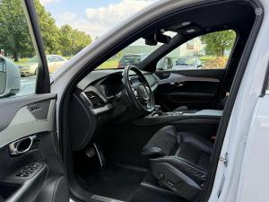 White Volvo XC90 2018 in Kaunas, with an engine capacity of 1.97 L and mileage of 207 thousand km for 22490 €, photo 10 on AUTOMOTO.COM.LV
