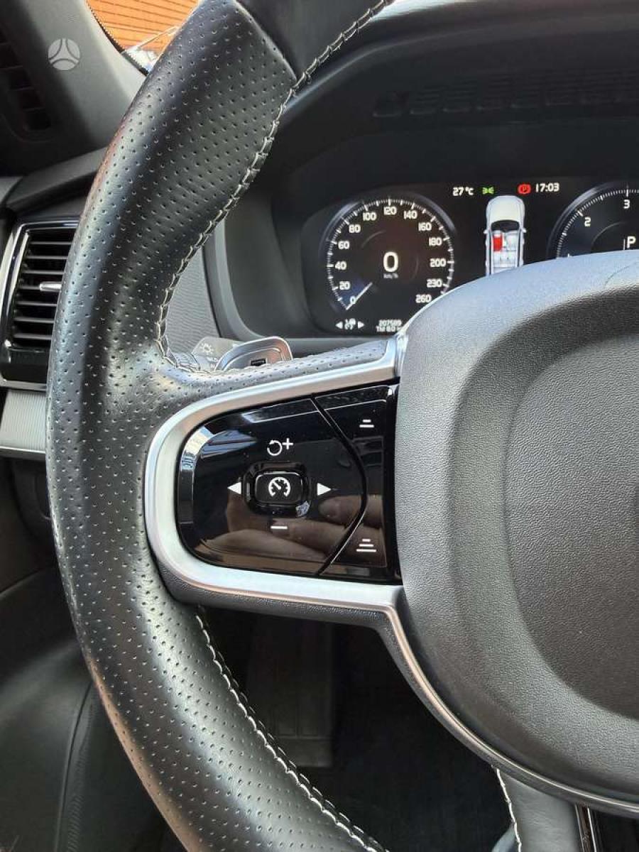 White Volvo XC90 2018 in Kaunas, with an engine capacity of 1.97 L and mileage of 207 thousand km for 22490 €, photo 15 on AUTOMOTO.COM.LV
