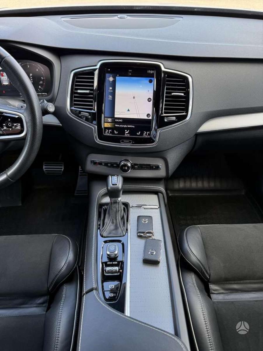 White Volvo XC90 2018 in Kaunas, with an engine capacity of 1.97 L and mileage of 207 thousand km for 22490 €, photo 20 on AUTOMOTO.COM.LV