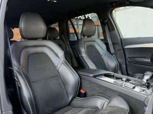 White Volvo XC90 2018 in Kaunas, with an engine capacity of 1.97 L and mileage of 207 thousand km for 22490 €, photo 27 on AUTOMOTO.COM.LV