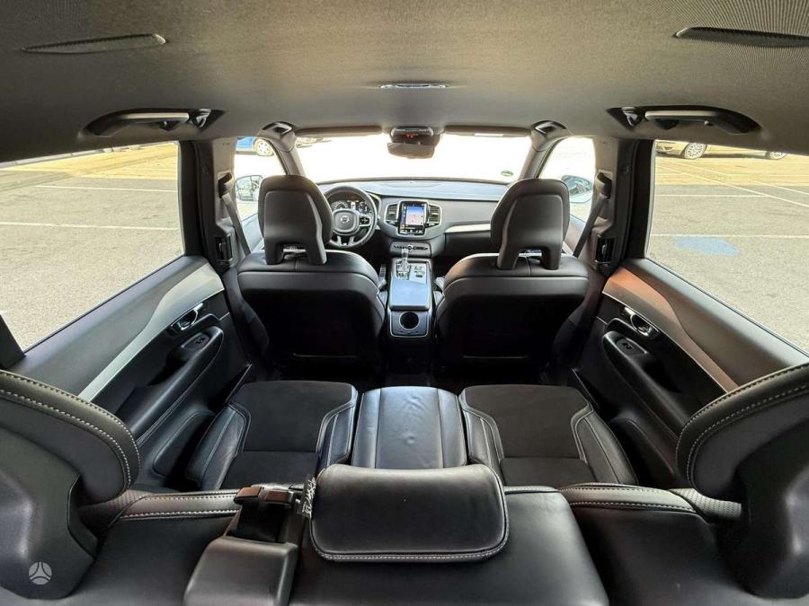 White Volvo XC90 2018 in Kaunas, with an engine capacity of 1.97 L and mileage of 207 thousand km for 22490 €, photo 29 on AUTOMOTO.COM.LV