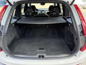 White Volvo XC90 2018 in Kaunas, with an engine capacity of 1.97 L and mileage of 207 thousand km for 22490 €, photo 31 on AUTOMOTO.COM.LV