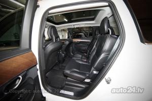 White Volvo XC90 2018 in Tallinn, with an engine capacity of 2.00 L and mileage of 98 thousand km for 29990 €, photo 13 on AUTOMOTO.COM.LV