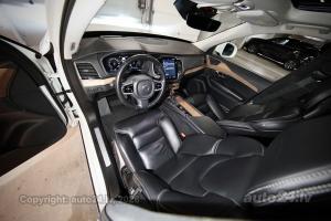 White Volvo XC90 2018 in Tallinn, with an engine capacity of 2.00 L and mileage of 98 thousand km for 29990 €, photo 15 on AUTOMOTO.COM.LV