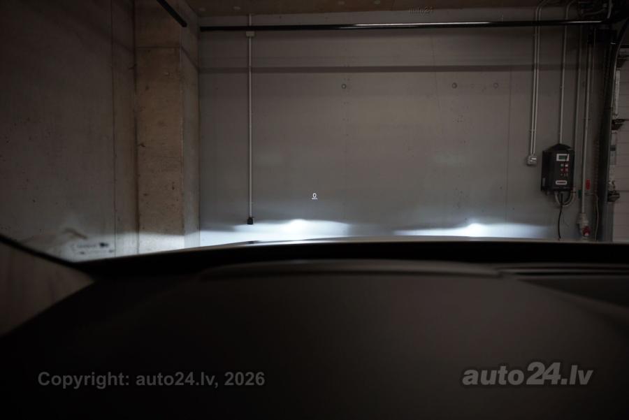White Volvo XC90 2018 in Tallinn, with an engine capacity of 2.00 L and mileage of 98 thousand km for 29990 €, photo 23 on AUTOMOTO.COM.LV