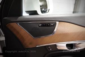 White Volvo XC90 2018 in Tallinn, with an engine capacity of 2.00 L and mileage of 98 thousand km for 29990 €, photo 25 on AUTOMOTO.COM.LV