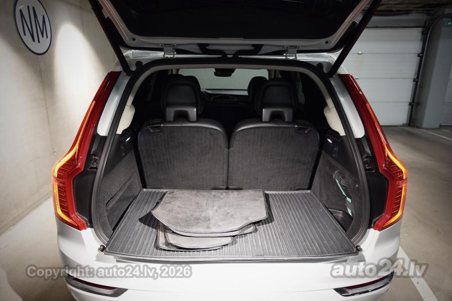 White Volvo XC90 2018 in Tallinn, with an engine capacity of 2.00 L and mileage of 98 thousand km for 29990 €, photo 26 on AUTOMOTO.COM.LV