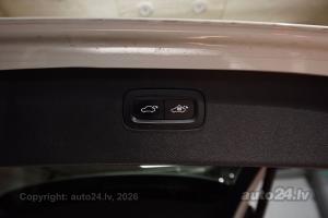 White Volvo XC90 2018 in Tallinn, with an engine capacity of 2.00 L and mileage of 98 thousand km for 29990 €, photo 27 on AUTOMOTO.COM.LV