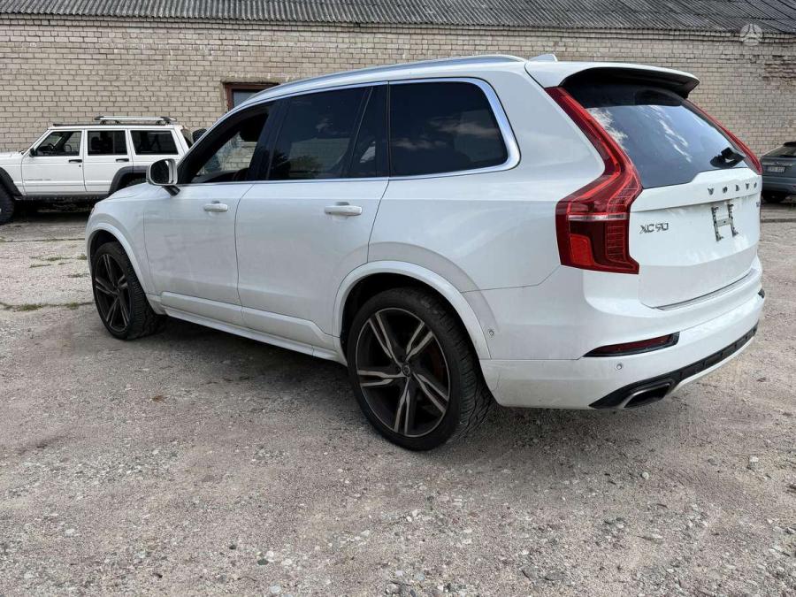 Balts Volvo XC90 2018 Šakiai, ar dzinēja tilpumu 1.97 L un nobraukumu 240 tūkst. km par 14500 €, foto 4 vietnē AUTOMOTO.COM.LV