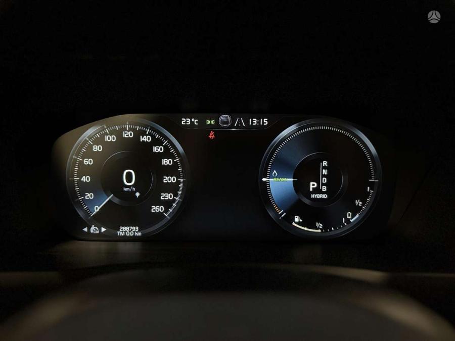 Balts Volvo XC90 2018 Viļņa, ar dzinēja tilpumu 1.97 L un nobraukumu 289 tūkst. km par 23490 €, foto 21 vietnē AUTOMOTO.COM.LV