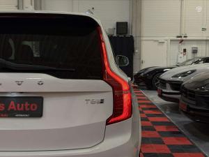 White Volvo XC90 2018 in Vilnius, with an engine capacity of 1.97 L and mileage of 289 thousand km for 22990 €, photo 8 on AUTOMOTO.COM.LV