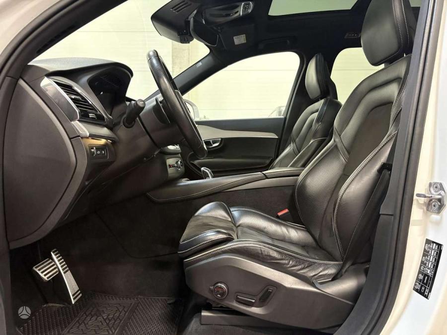 White Volvo XC90 2018 in Vilnius, with an engine capacity of 1.97 L and mileage of 289 thousand km for 22990 €, photo 14 on AUTOMOTO.COM.LV