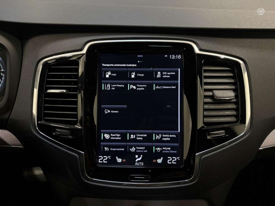 White Volvo XC90 2018 in Vilnius, with an engine capacity of 1.97 L and mileage of 289 thousand km for 22990 €, photo 25 on AUTOMOTO.COM.LV