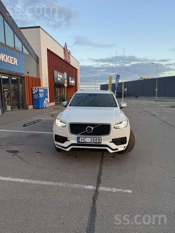 White Volvo XC90 2018 in Riga, with an engine capacity of 2.00 L and mileage of 196 thousand km for 23800 €, photo 3 on AUTOMOTO.COM.LV