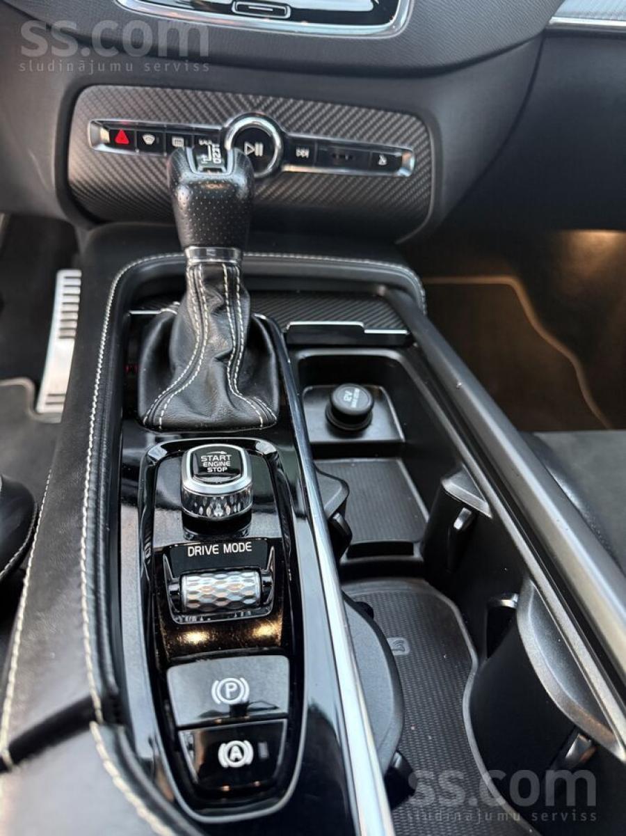 Balts Volvo XC90 2018 Rīga, ar dzinēja tilpumu 2.00 L un nobraukumu 196 tūkst. km par 23800 €, foto 10 vietnē AUTOMOTO.COM.LV