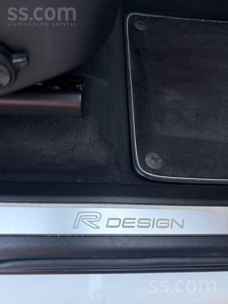 Balts Volvo XC90 2018 Rīga, ar dzinēja tilpumu 2.00 L un nobraukumu 196 tūkst. km par 23800 €, foto 12 vietnē AUTOMOTO.COM.LV