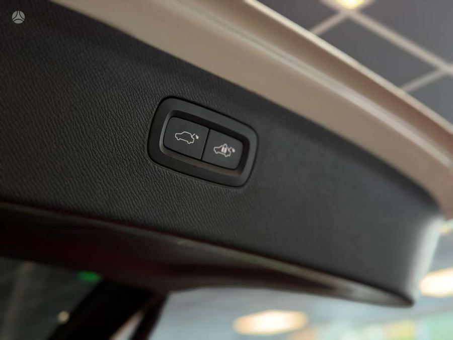 Balts Volvo XC90 2018 Klaipėda, ar dzinēja tilpumu 1.97 L un nobraukumu 171 tūkst. km par 23950 €, foto 18 vietnē AUTOMOTO.COM.LV