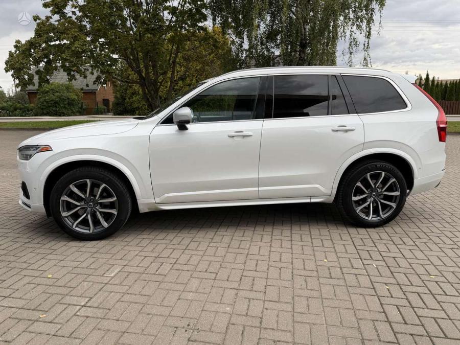 White Volvo XC90 2018 in Sakiai, with an engine capacity of 1.97 L and mileage of 240 thousand km for 18500 €, photo 4 on AUTOMOTO.COM.LV