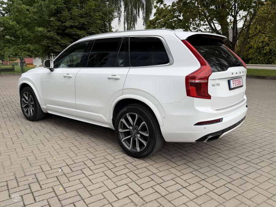 White Volvo XC90 2018 in Sakiai, with an engine capacity of 1.97 L and mileage of 240 thousand km for 18500 €, photo 5 on AUTOMOTO.COM.LV