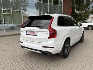 White Volvo XC90 2018 in Sakiai, with an engine capacity of 1.97 L and mileage of 240 thousand km for 18500 €, photo 8 on AUTOMOTO.COM.LV