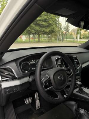 White Volvo XC90 2018 in Sakiai, with an engine capacity of 1.97 L and mileage of 240 thousand km for 18500 €, photo 17 on AUTOMOTO.COM.LV